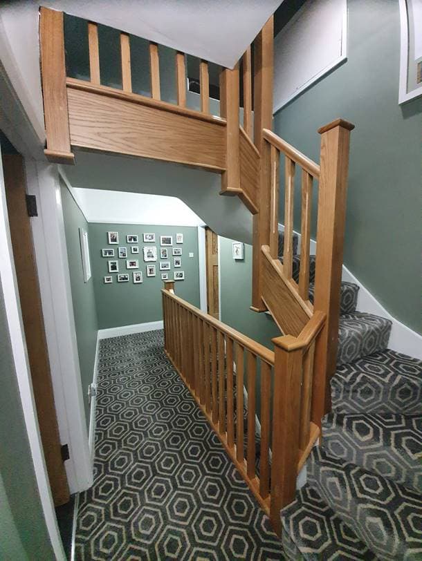 Timeless Staircase & Hallway Decorating Design Ideas
